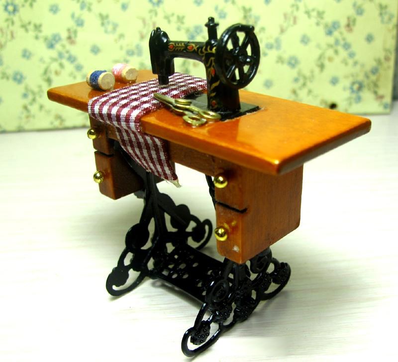 Miniature Wooden Dollhouse Vintage Sewing Machine – Tiny Must Haves