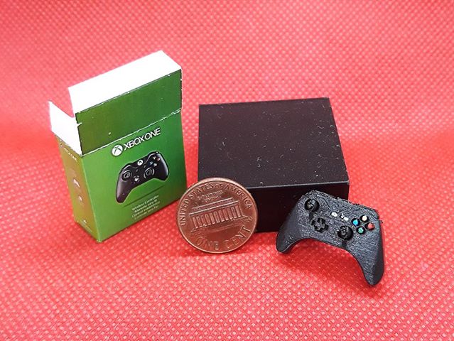 Miniature Xbox One controller – Tiny Must Haves